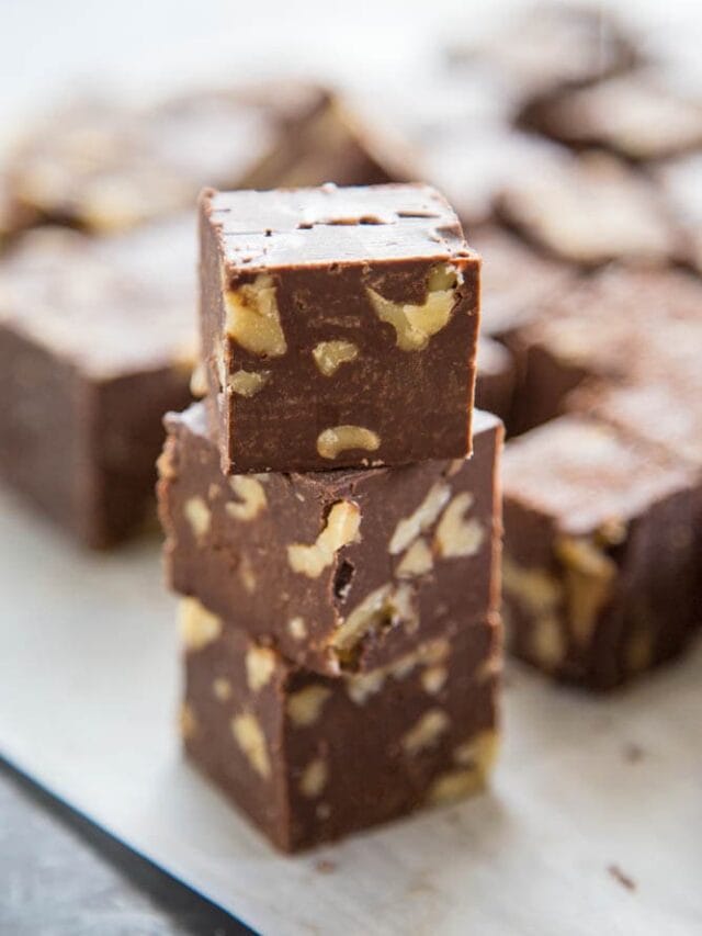Chocolate Walnut Fudge - Dash of Sanity