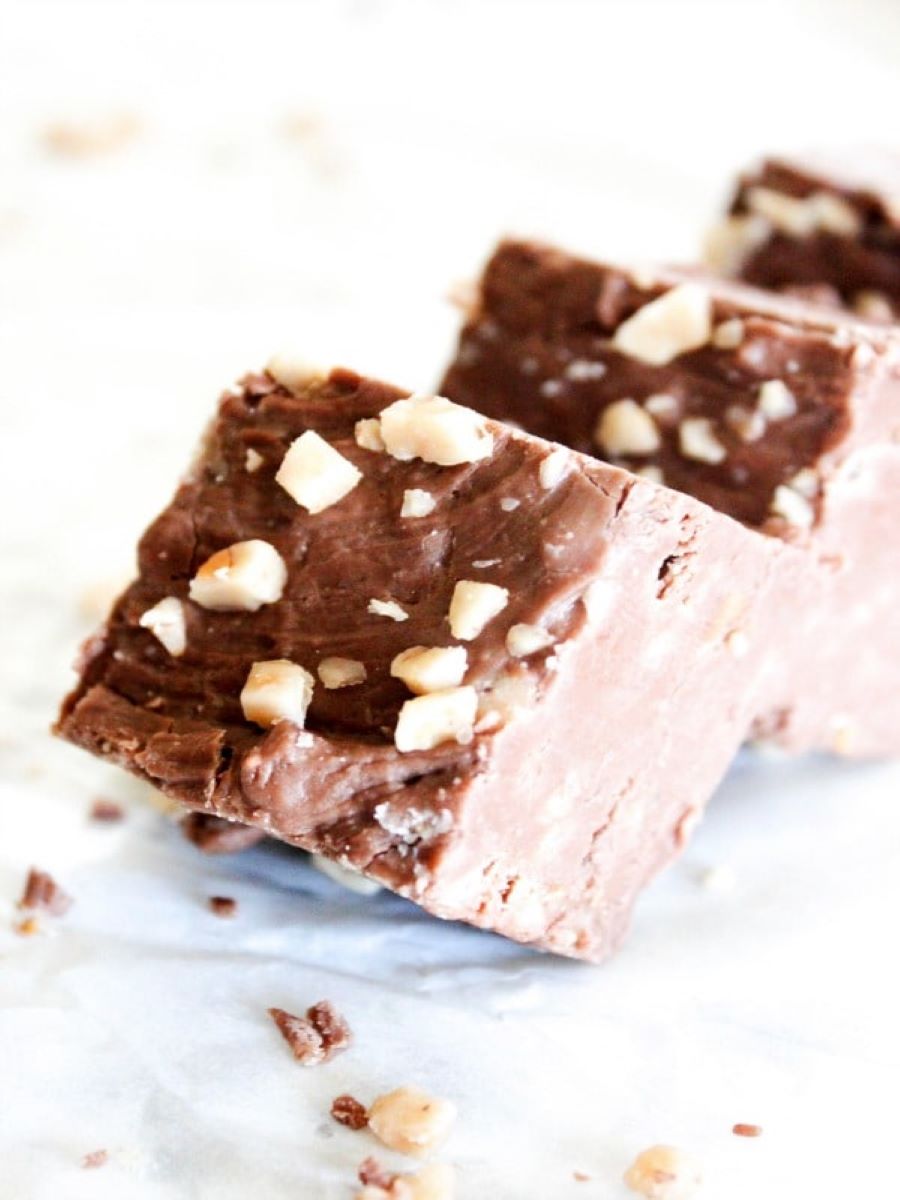 Easy Toffee Fudge - Dash of Sanity