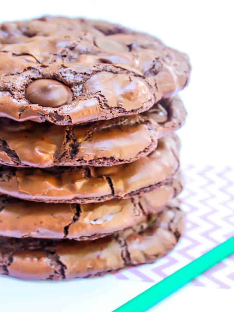 How to Make Flourless Chocolate Cookies - Dash of Sanity